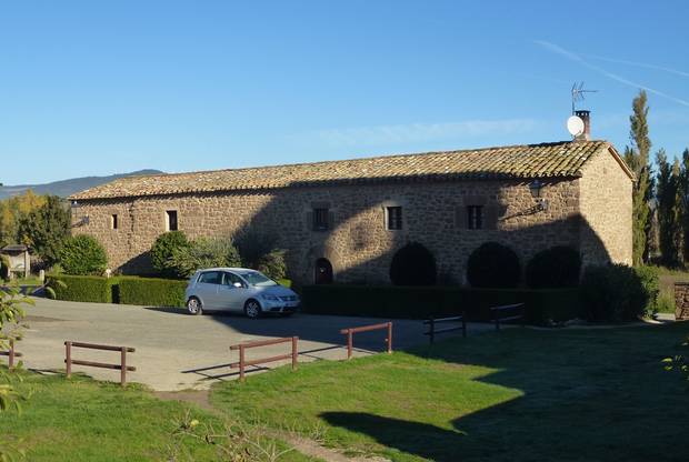 Walking through the vineyards of Bordeaux Grands Crus: Saint-Emilion ...