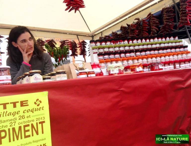 France : Chili Pepper Market in Basque Country ( 80 photos ). – ICI ...